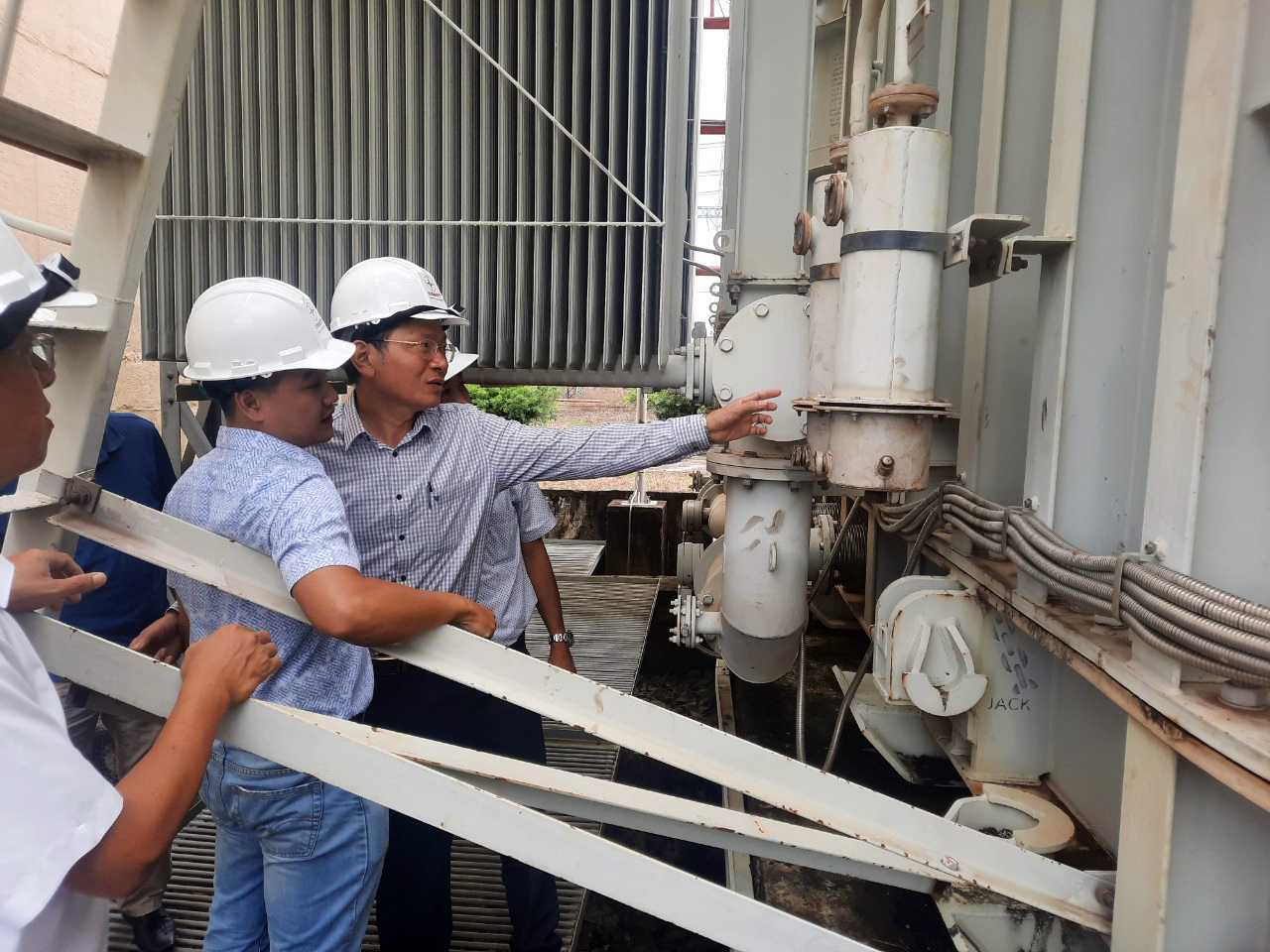 Khảo sát xây dựng tiêu chuẩn Kỹ thuật máy biến áp 500kV