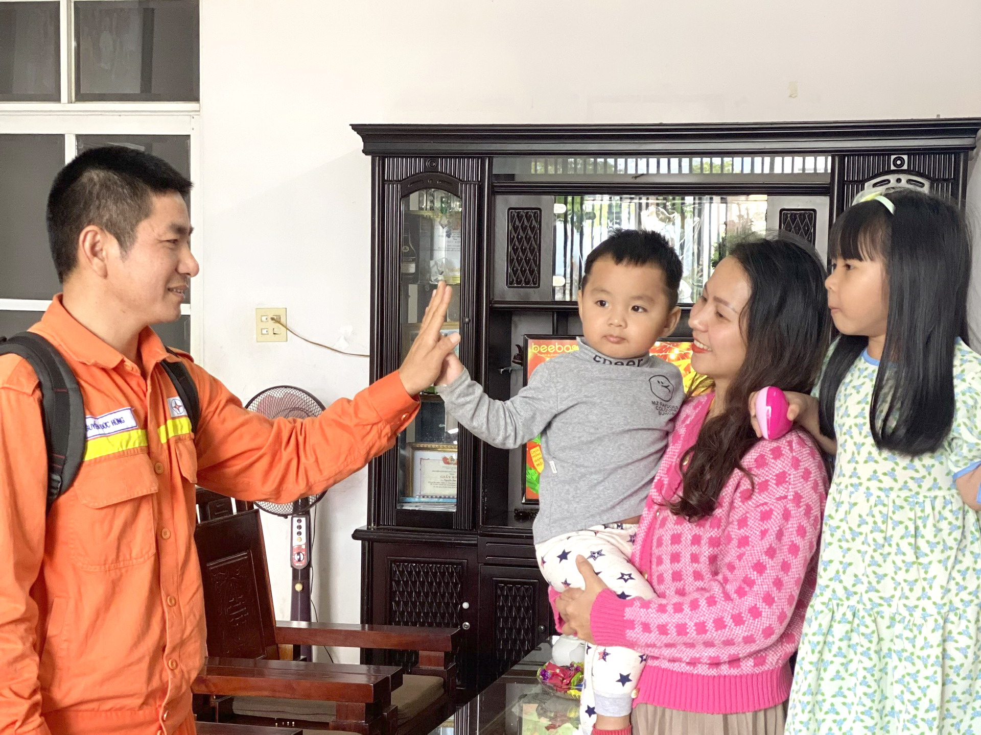 Tết của “lính canh" điện